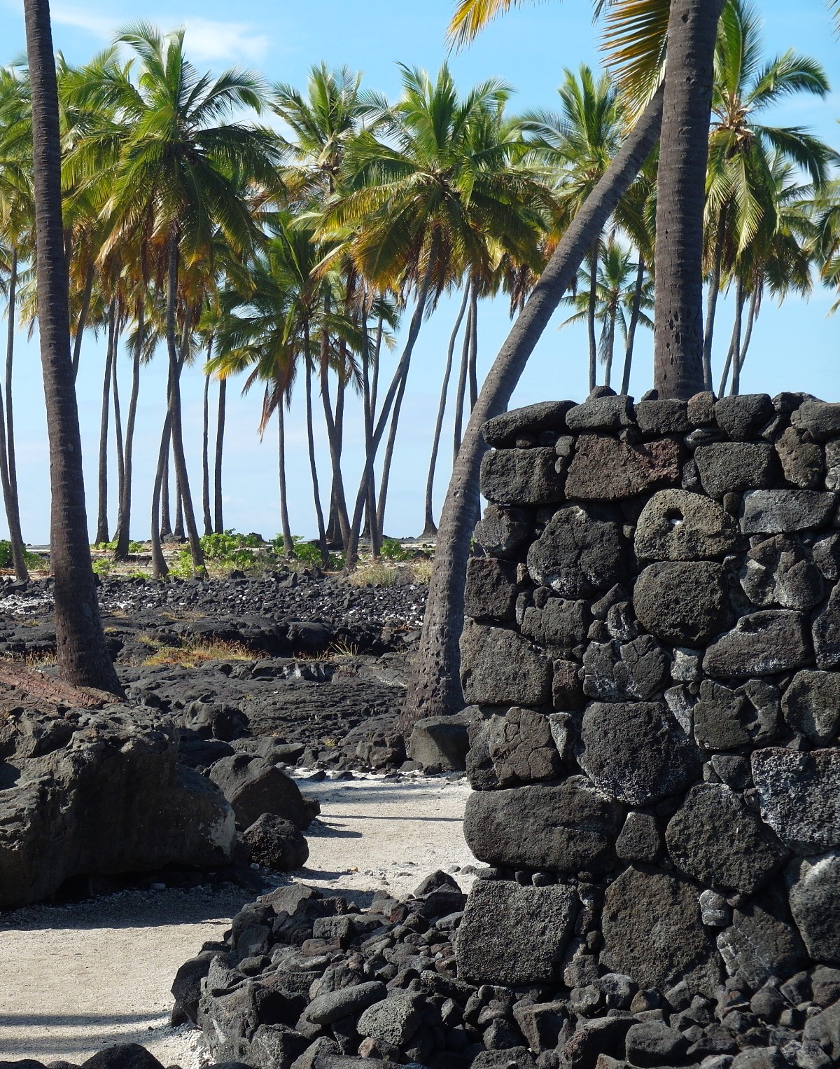 ‘Ale’ale’a Heiau & Keoua’s Stone – Pu’uhonua o Honaunau National ...